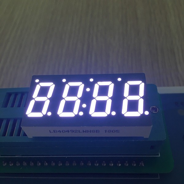 ثلاجة مراقبة 4 أرقام سبع شريحة العرض 0.49 "تصميم مخصص أبيض جدا